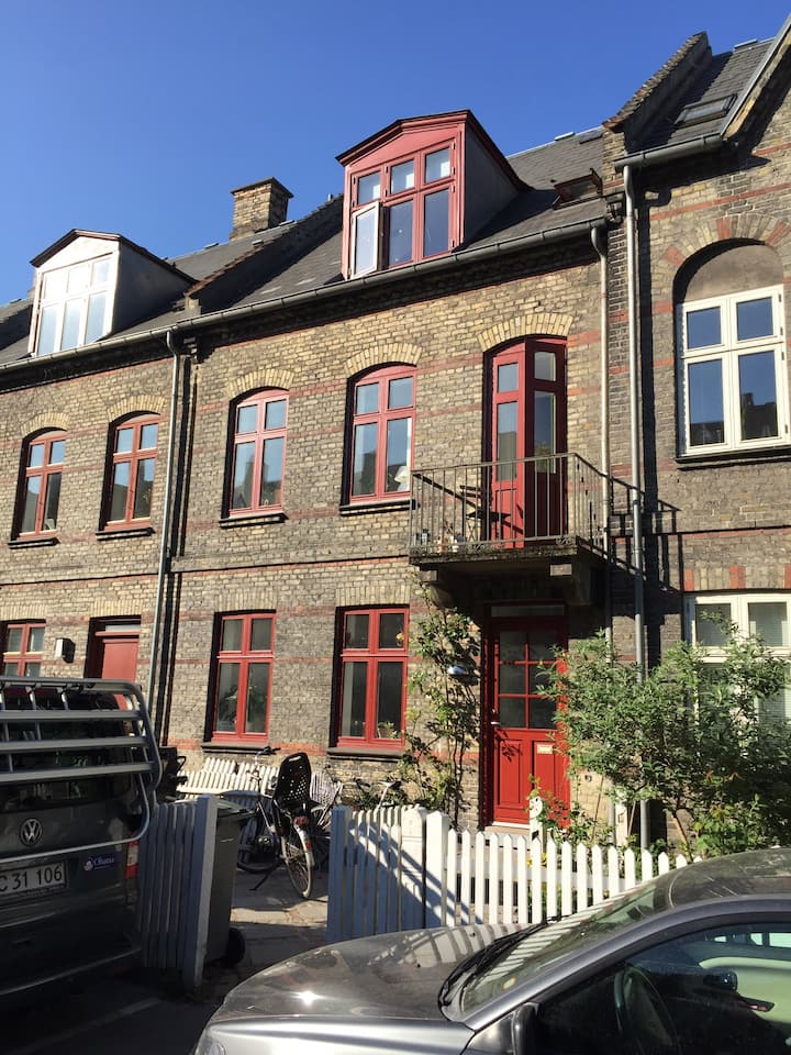Charming Townhouse At The Lake In The City Center - Copenhagen
