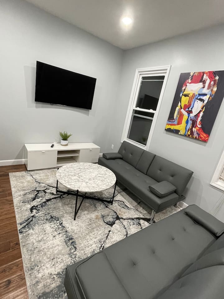 Beautiful Fully Renovated 4-bedroom Apartment. - 紐約, NY