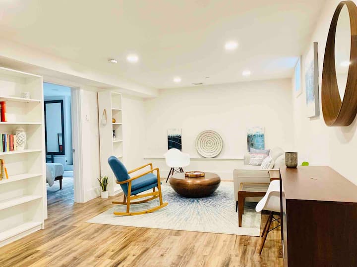 Pretty Private Garden-level Condo+parking Near Mit - Malden, MA