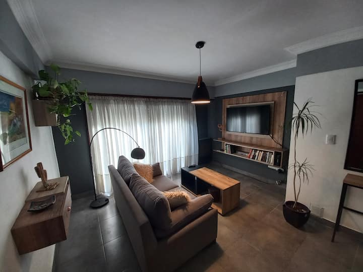 Casa Moderna, Renovada Y Espaciosa. - Miramar