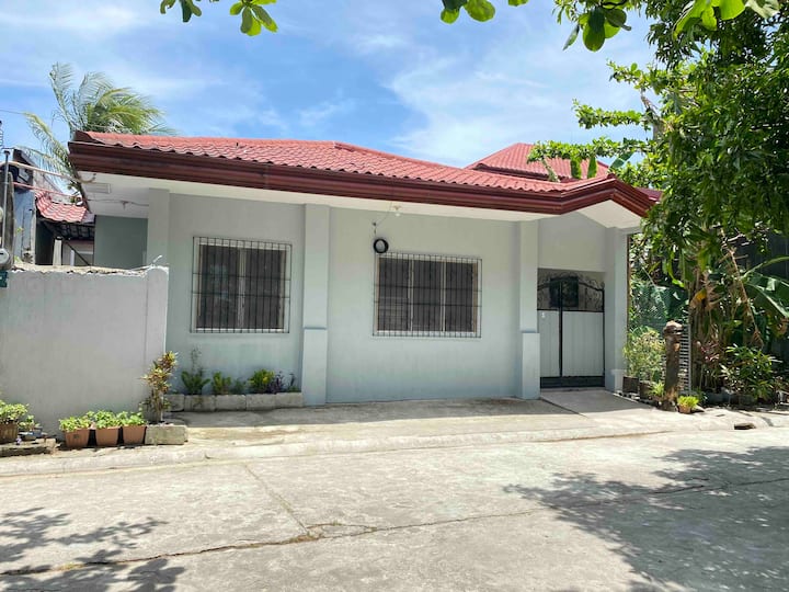 Comfortable 3-bedroom Fully-furnished House - Bacolod