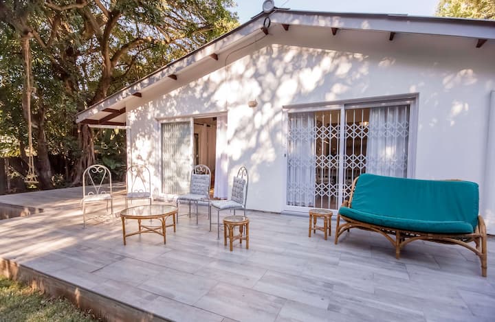 Clark Bay Cottage - Forested Surf Hideaway - Dolphin Coast