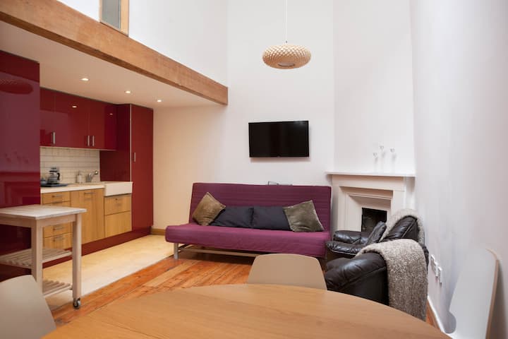 Most Central Riverside Hideaway - Dublin