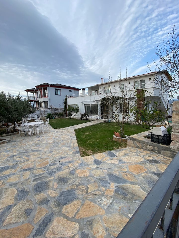 Ayvalık Merkeze 10 Dakika Mesafede Denizmanzaralı - Ayvalık