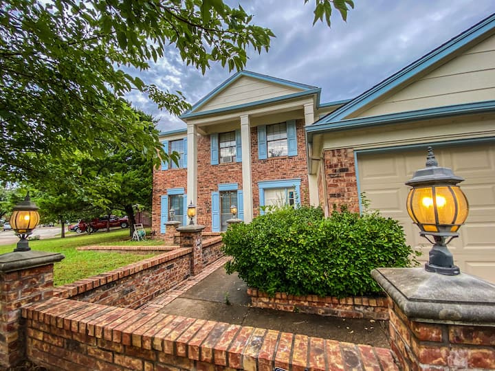 Spacious 4-bd 2.5-bth Near Highway To At&t - Grand Prairie, TX