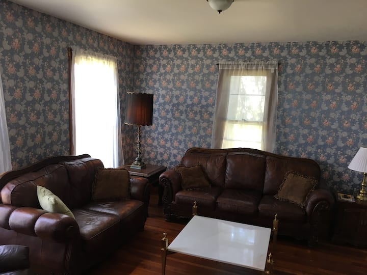 Coal Country Victorian Farm House - Knoebels Amusement Resort, Elysburg