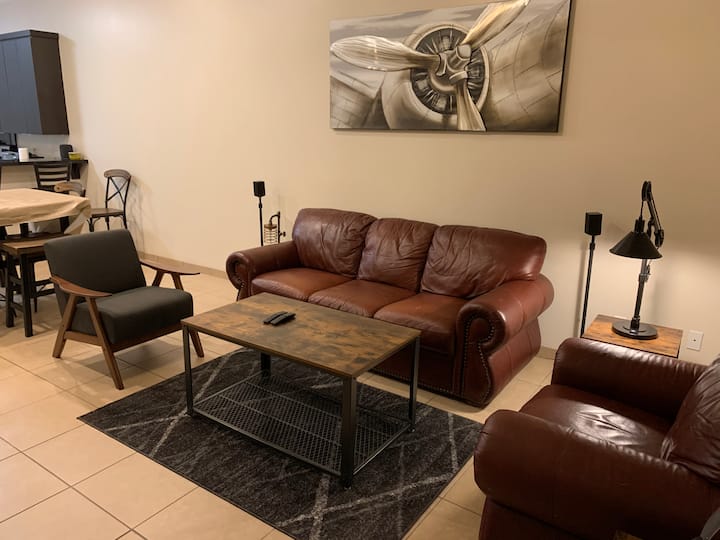 King Beds, Doggy Door, And Private Back Yard - Edinburg, TX