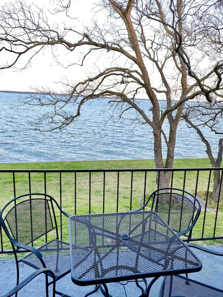 Lakefront Condo 2 Bedroom - Rowlett, TX