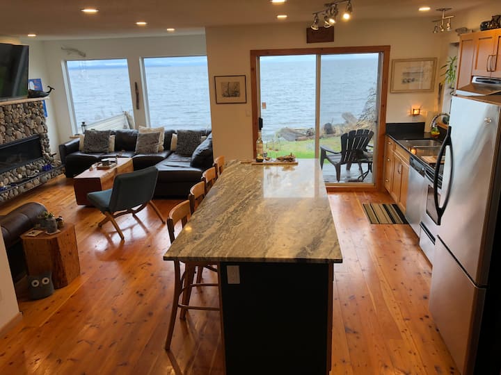 Oceanside Duplex - South - Campbell River