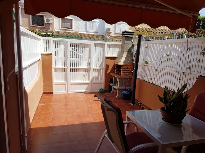130 M² Huis ∙ 2 Slaapkamers ∙ 6 Gasten - Los Alcázares