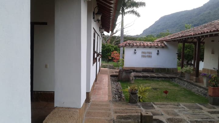 Casa De Campo Ubicada En Palmar Santander Cómoda. - Palmar