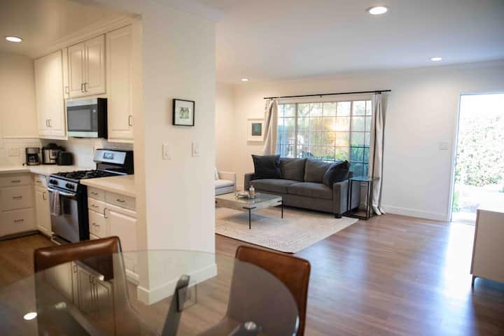 New Modern Apartment Near Hollywood Sign - Los Ángeles, CA