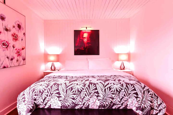 706# Cheapest Great Home, Walk To Casino Tunnel - Windsor