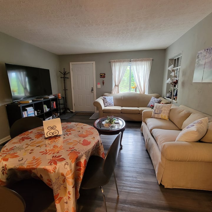 Beautiful Suite Private , 2 Bedrooms, 1 Bath. - Cincinnati, OH