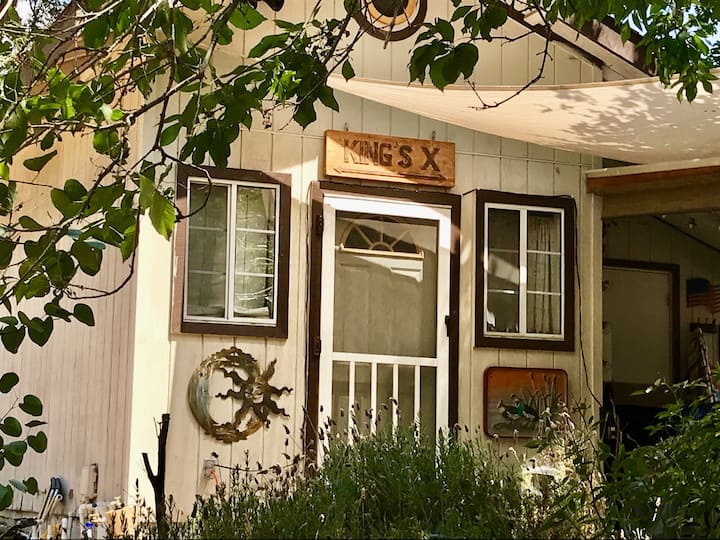 King’s X Cabin A Private, Romantic Getaway - Three Rivers, CA