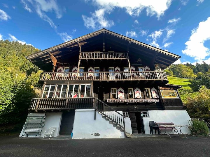 Original Artistic Chalet In Swiss Alps - Champéry