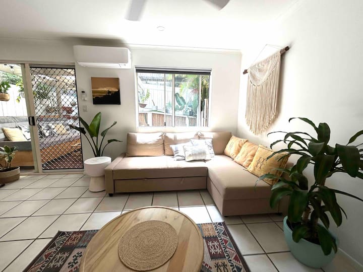 2 Bedroom - Beach Style Townhouse In Maroochydore - Sunshine Coast Queensland, Australia