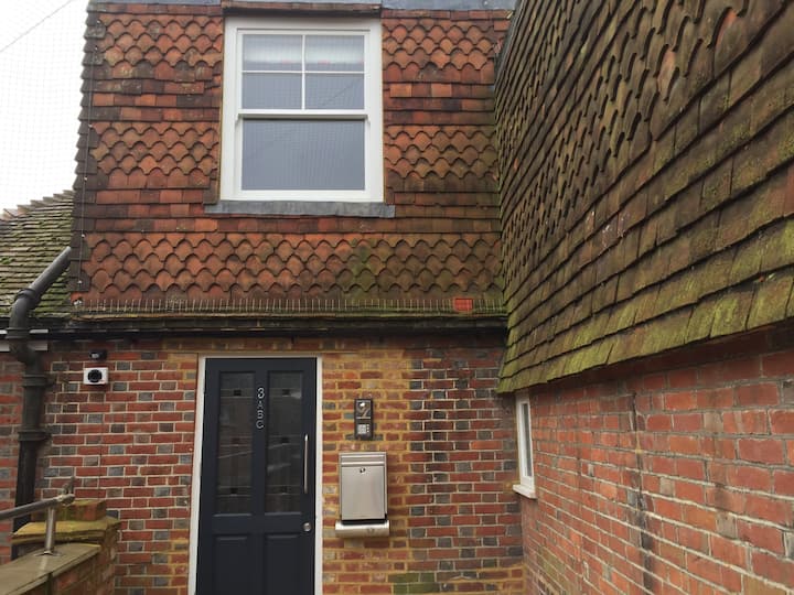 2 Bed 2 Bath Haslemere Hideaway - West Sussex