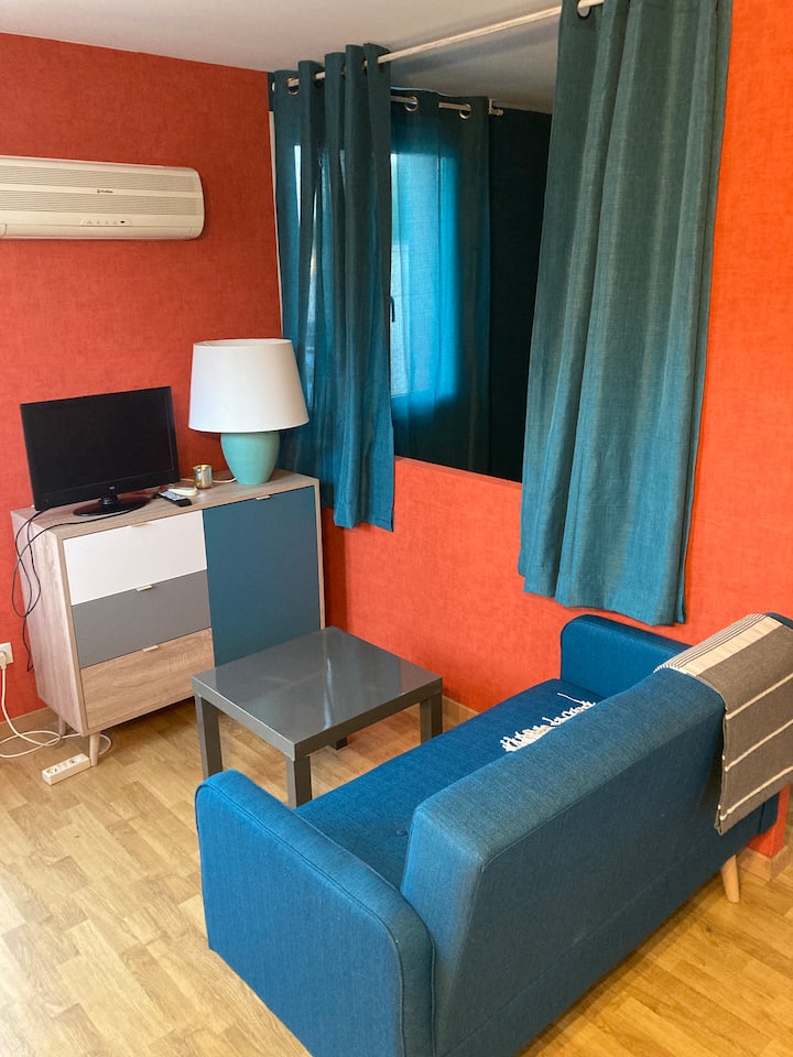 Studio Meublé 4 Pers Avec Terrasse Et Piscine. - Uzès