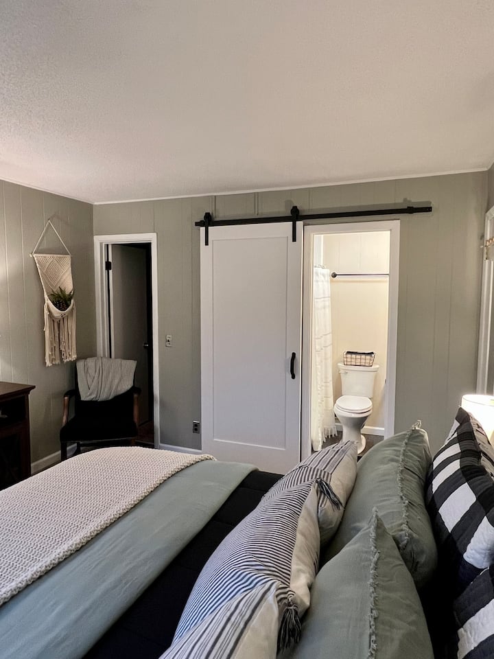 The Experience At Stay Dragonfly Inn - Howell, MI