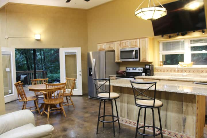 Old Mill Retreat - Travelers Rest, SC