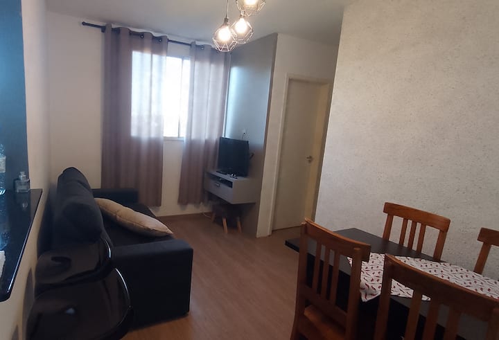 Apto.  Inteiro, 1 Quarto.  Gleba Palhano - Londrina