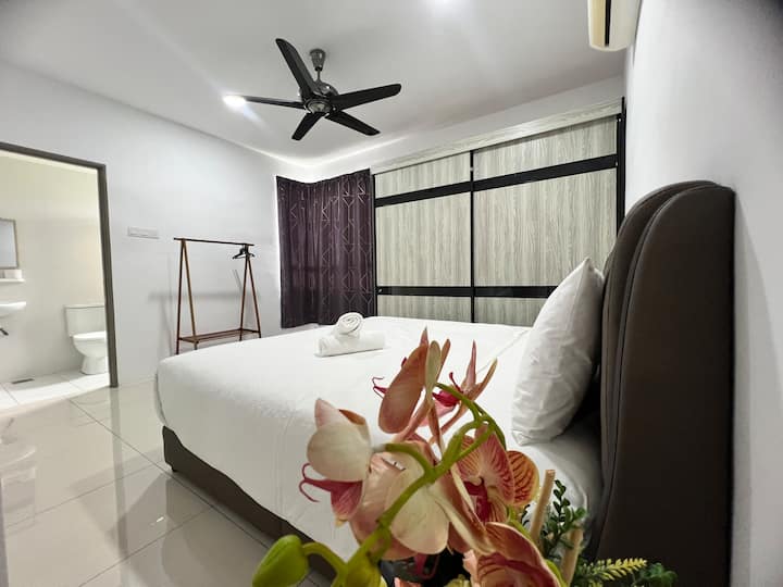 5 Star Entire D1 Home With Private Room/2guest - Pusing