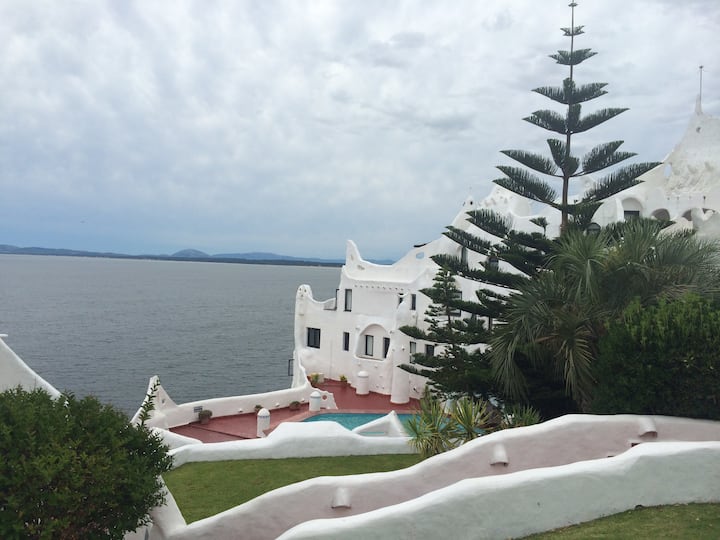 Casapueblo, La Belleza De Carlos Paez Vilaró. - Punta Ballena