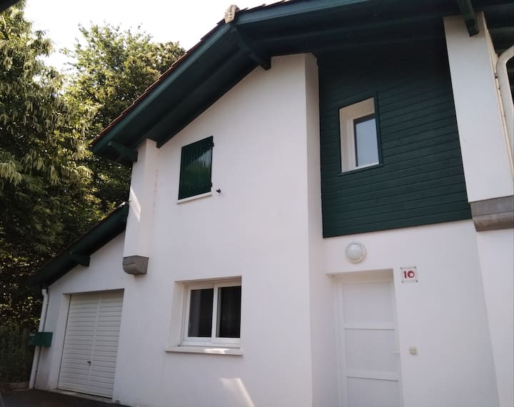 Vos Vacances Entre Océan Et Montagnes Basques - Espelette