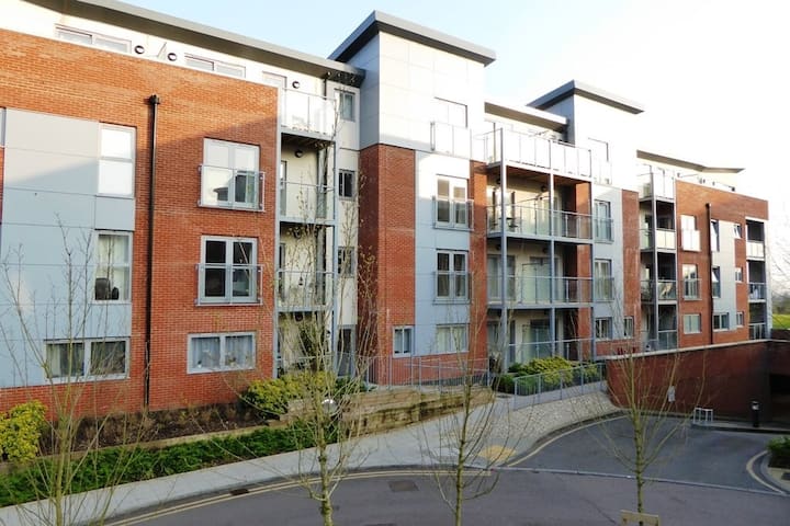 Stunning 2 Bedroom Apartment In St. Albans Serra - Saint Albans