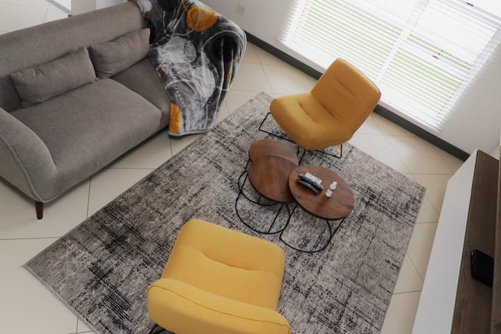 Modern 3 Bedroom Duplex, Bus & Family, Solar Power - Midrand