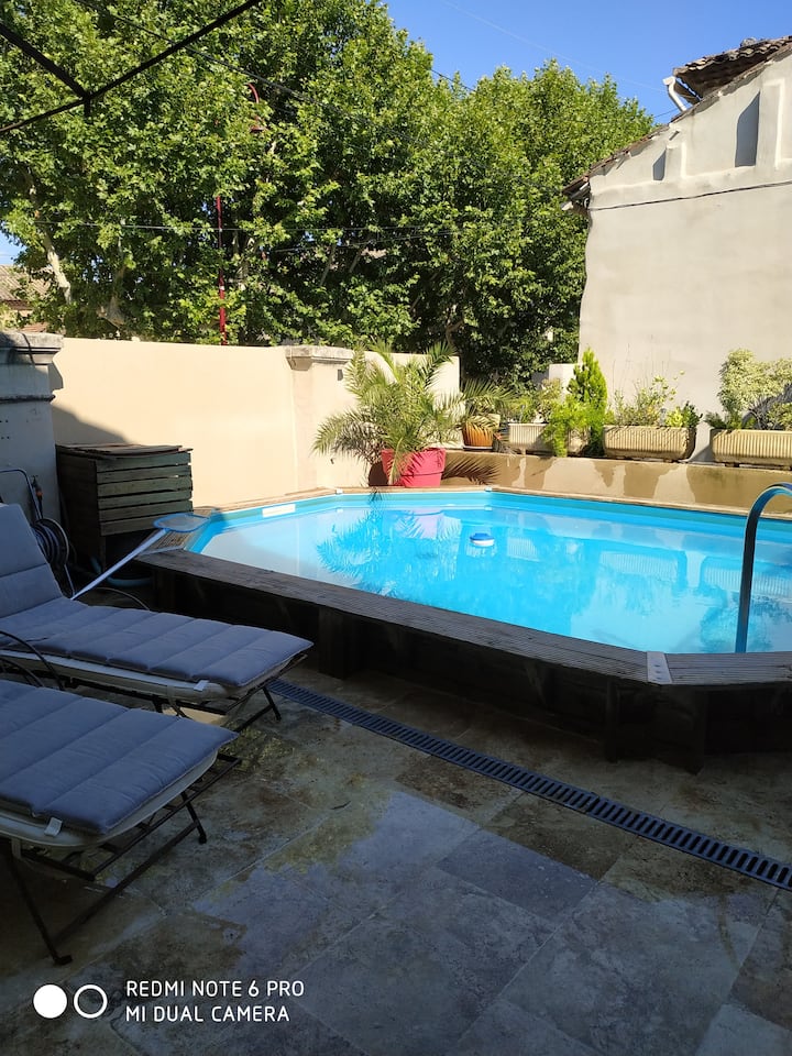 Grande Maison Pour 8 Personnes, Avec Piscine - Carpentras