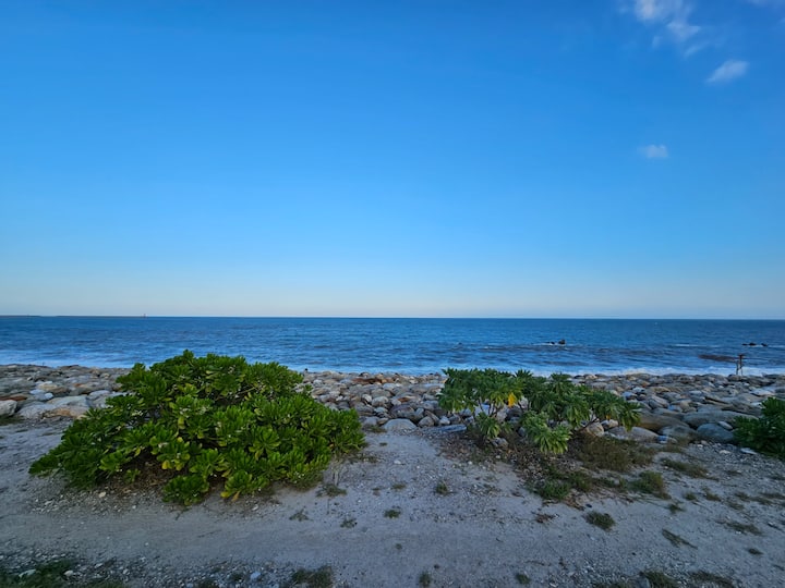 花蓮縣吉安鄉海濱小屋/共3間房可睡12位大人/包棟附ktv/南濱/前往海邊30秒 - 花蓮市