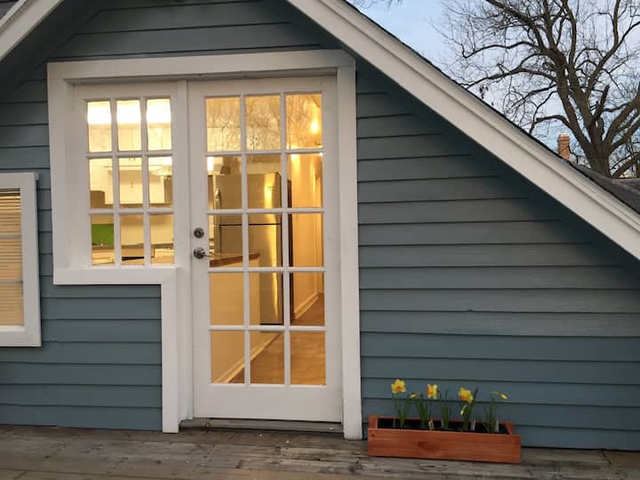 Big Gorgeous Renovated 1br; Central Locale; Views! - Independence Heights - Houston