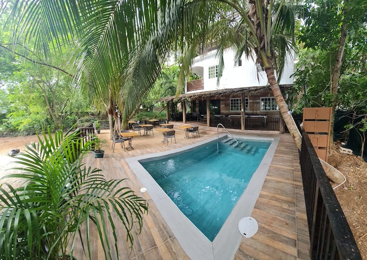 Lovely 9 Br Cottage In Negril - Negril