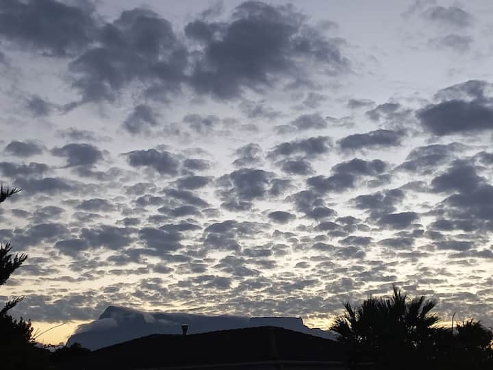 Retro Century City Surrounds - Kaapstad