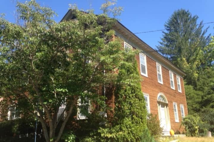 Barre Apartment Short Term-7 To 150 Days Sleeps 2 - Hubbardston, MA