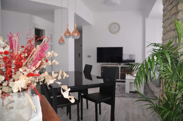 Apartment In Center. 2/4 People. Fully Renovated. - Alicante