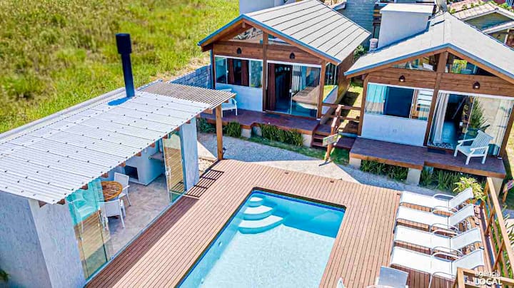 Bangalô Rosa, Com Piscina, 500 Mts Do Centrinho. - Imbituba