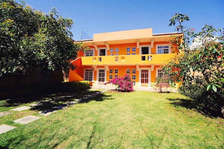 Safe And Beautiful Apartment! Garden/parkinginside - Uruapan