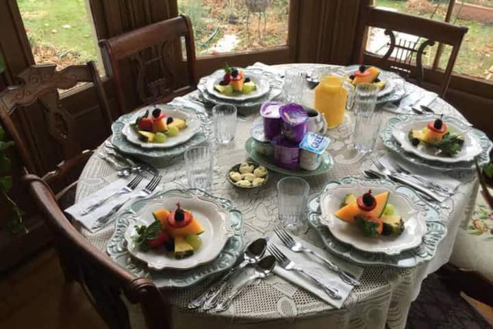 The Tranquility Suite - Beacon, NY