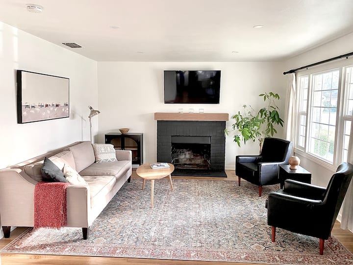 Charming-land Park Home-3 Bdrm-mins To Downtown - 새크라멘토