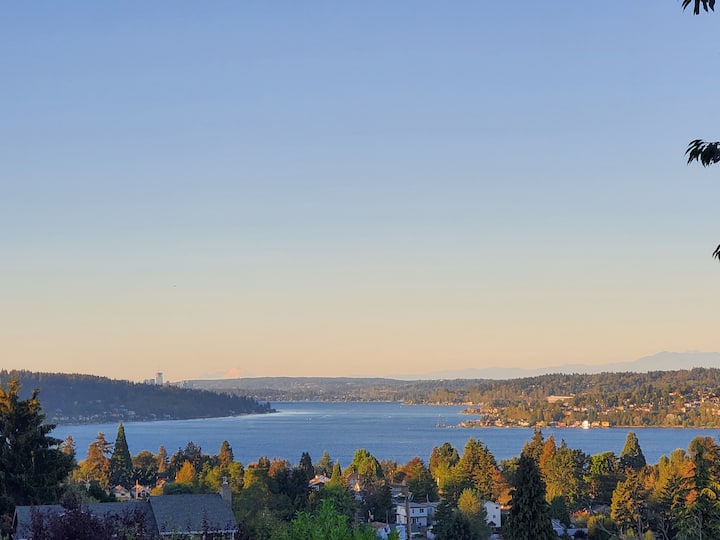 Family-friendly Home Near Lake Washington - Renton, WA