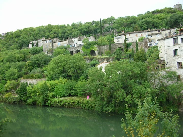 Maison 5 Personnes
Avec Jardin Au Bord De L'eau - Sauve