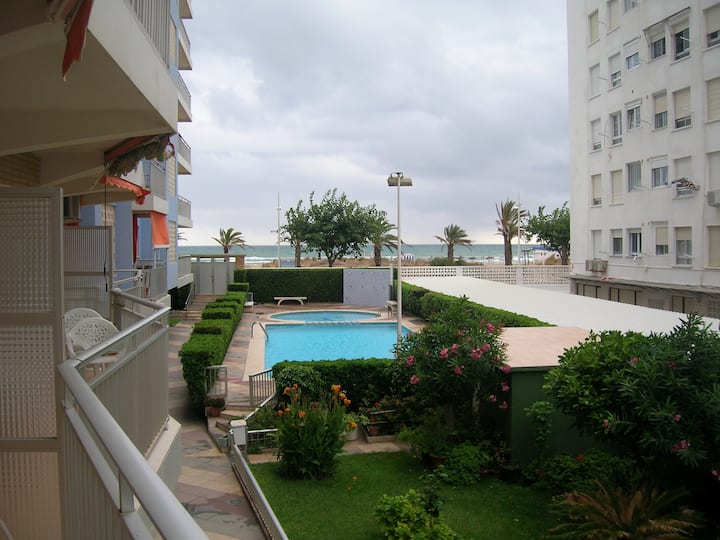 1st Line With Terrace And Sea Views - Gandia