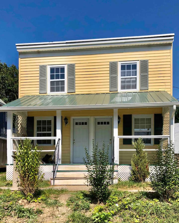 Townhouse, Clean, Cozy, Efficient - Towson, MD