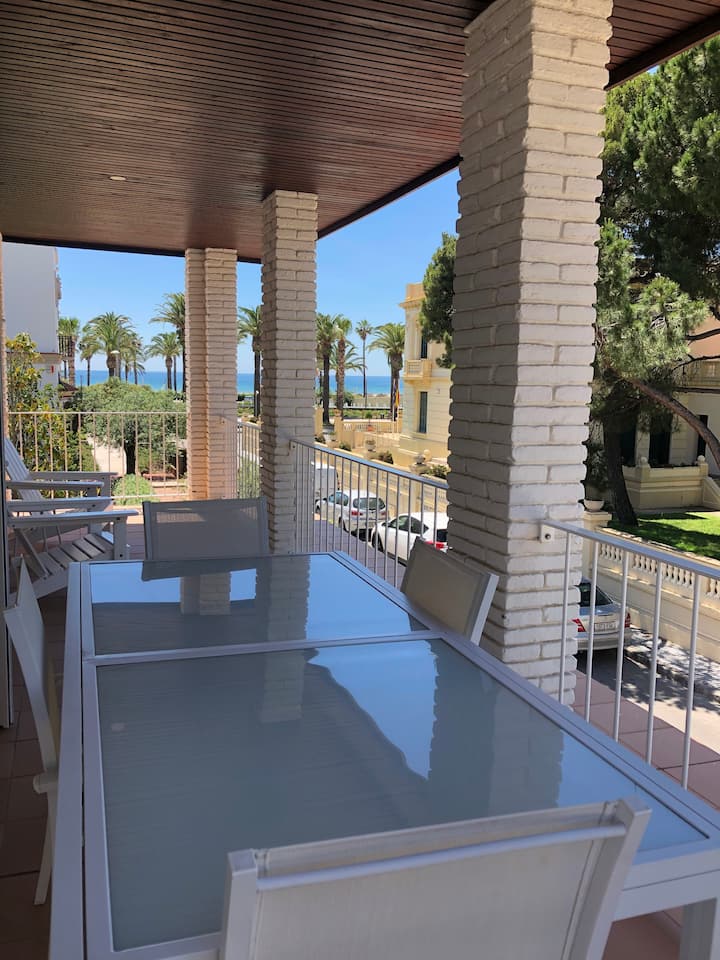 Apartamento En Casa De 2 Pisos Con Gran Patio - Salou