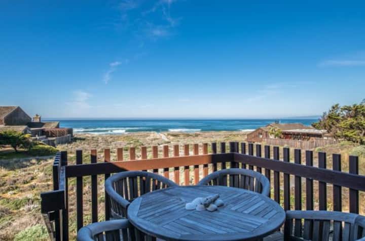 Newly Refreshed Oceanfront Beach House - Moss Landing, CA