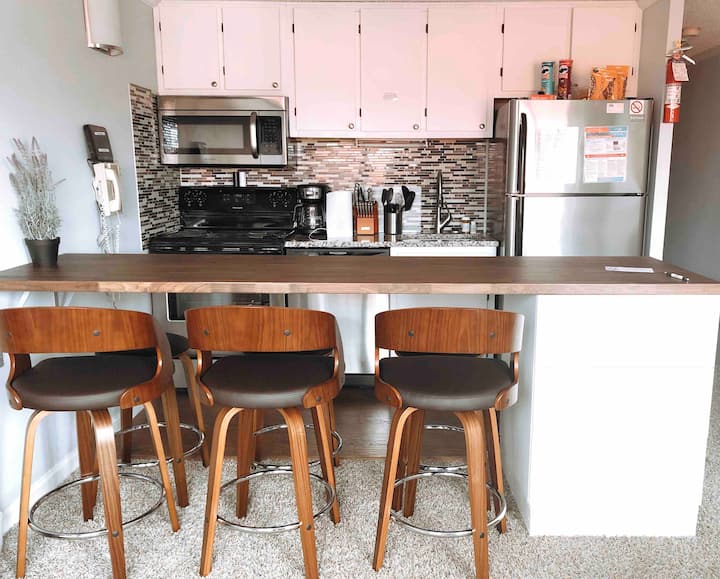 The Happy Holiday Retreat — 2bd | Ski Family Stay - Snowshoe, WV