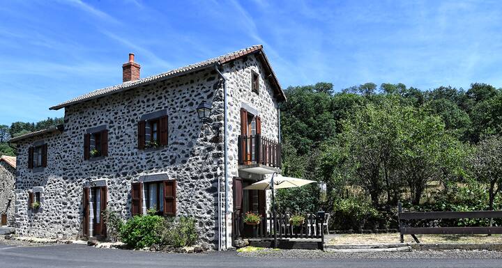 Chateau Du Sailhant, Maison Bros - Saint-Flour